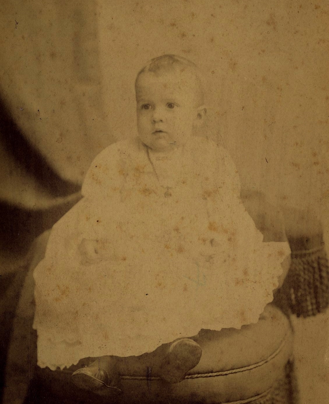 Ghosts in the Photos: Revealing What Is Hidden - Roberts Library