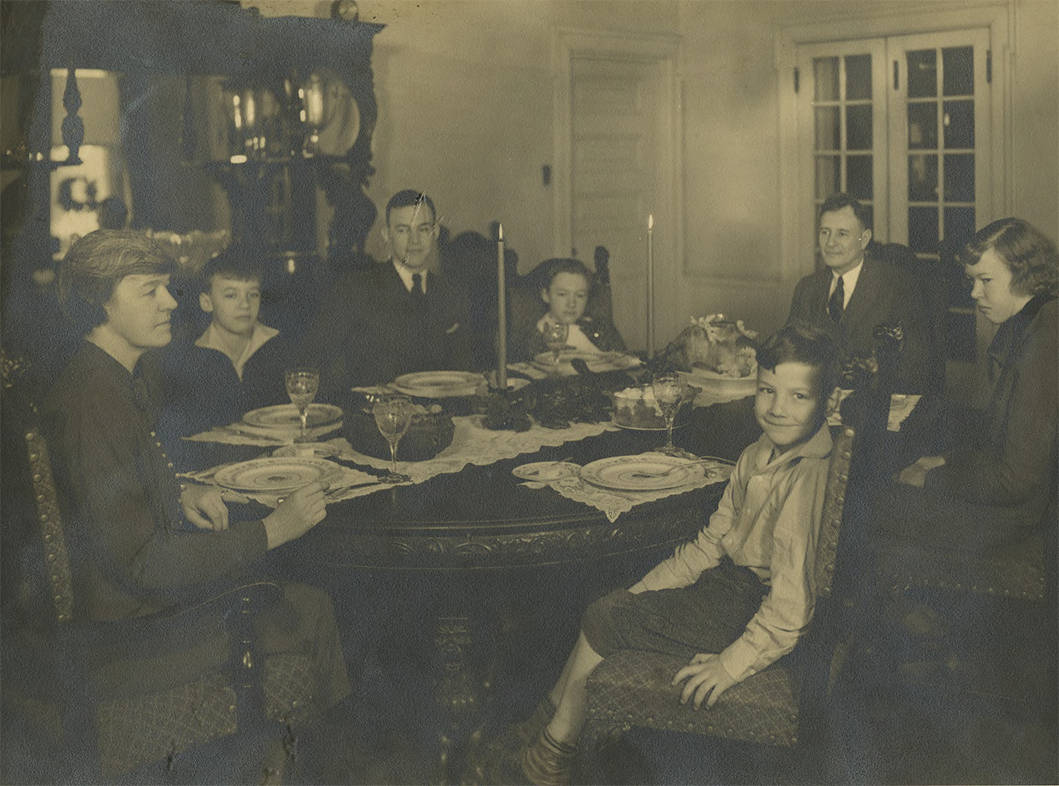 Memories Around the Holiday Table: Collecting Family Oral Histories ...